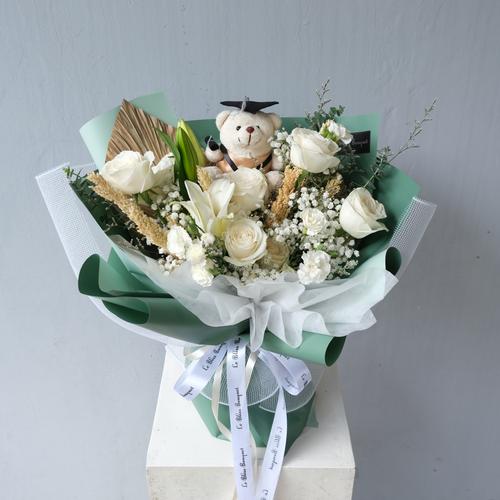 Promo LILY MINT GREEN GRADUATION BOUQUET | UPH Wisuda Sidang Buket ...