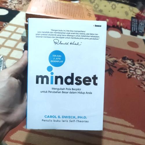 Jual mindset carol dweck buku novel MINDSET CAROL S. DWRCK , PH.D ...
