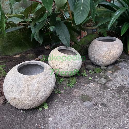 Jual pot tanaman unik dari batu kali / pot bunga - S - Kota Magelang ...