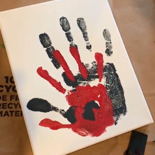 Jual Hand painting - Cap 2 tangan kanvas lukis / Canvas painting couple ...