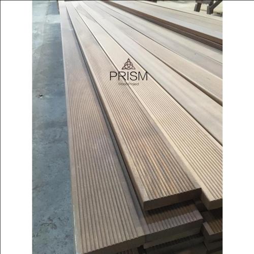 Jual Decking Kayu Ulin Sulawesi Tebal 2.1 cm Panjang 330 Cm - Kota ...