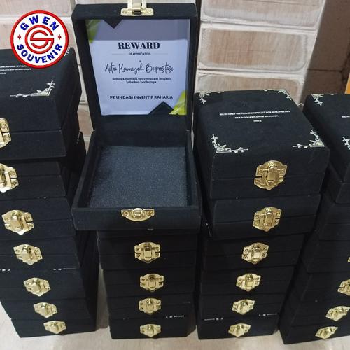 Jual kotak perhiasan box Antam box emas - blue navy - Kab. Garut ...