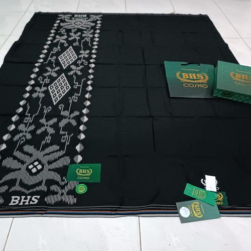 Jual sarung bhs cosmo hitam polos - Hitam - Kab. Gresik - Rusdi online ...