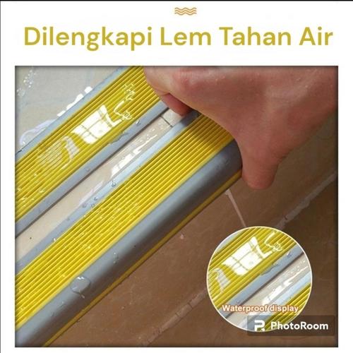 Jual Pengaman siku tangga | List tangga dengan perekat waterproof ...