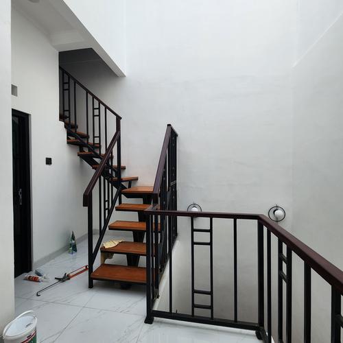 Jual railing besi tangga besi handle kayu trap kayu minimalis - Kota ...