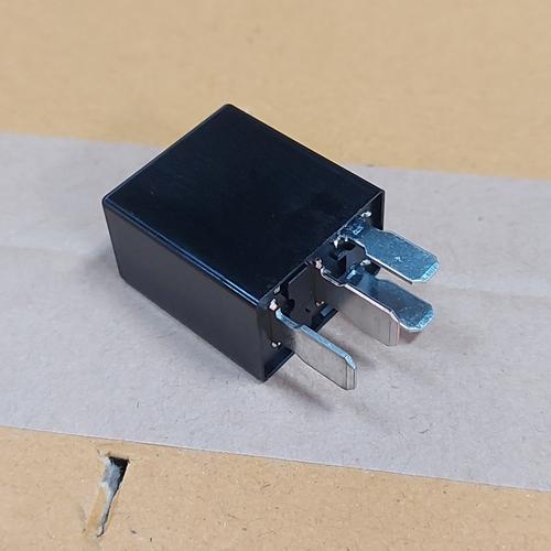 Jual RELAY CAPTIVA 35A 12V HITAM KAKI 4 ORIGINAL GM - Jakarta Pusat ...