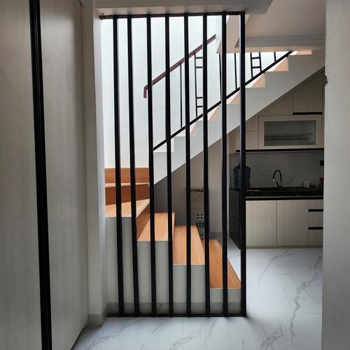 Jual Partisi besi hollow minimalis modern - Kota Tangerang Selatan ...