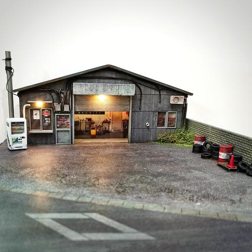 Jual RWB GARAGE + LEDs 2530 Diorama Base Skala 64 - Kota Batam ...