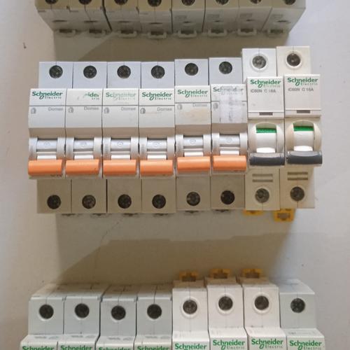 Jual MCB 6A 16A 63A Schneider 1 Phase - Miniature Circuit Breaker - 6A ...