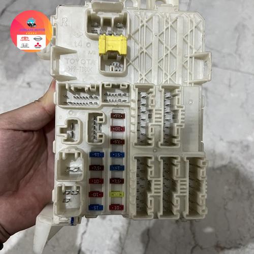 Jual Fuse Box Sekring Dalam Innova Fortuner Hilux R5 Original - Jakarta ...