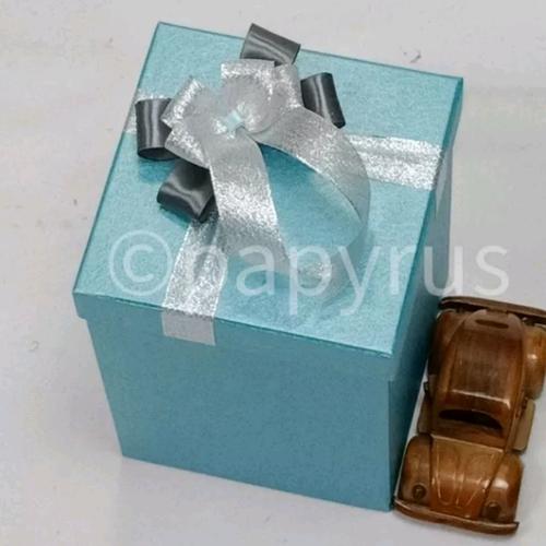 Jual Papyrus 15x15 Tinggi 20cm Kotak Kado Gift Box Hadiah KOTA KADO ...