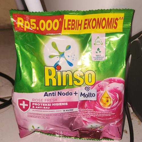 Jual Rinso Molto Bubuk 5000 an / Rinso Bubuk Deterjen Plus Molto Rose ...