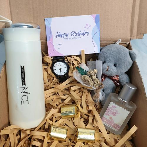 Jual Kado Hampers Gift Box Hadiah Ulang Tahun Birthday Wisuda ...