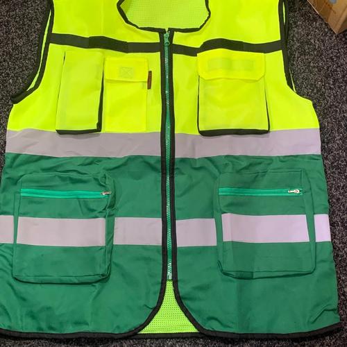 Jual Rompi Kerja Proyek Safety Hijau List Scotlight - M - Jakarta Barat ...
