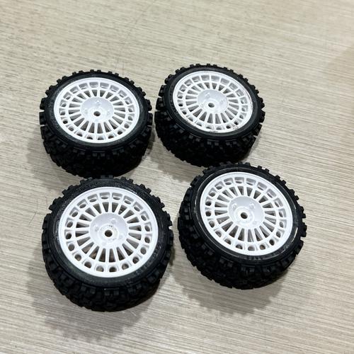 Jual Velg Tamiya Lancia + Ban Tamiya Sudah pke foam " BARU " - Kota ...