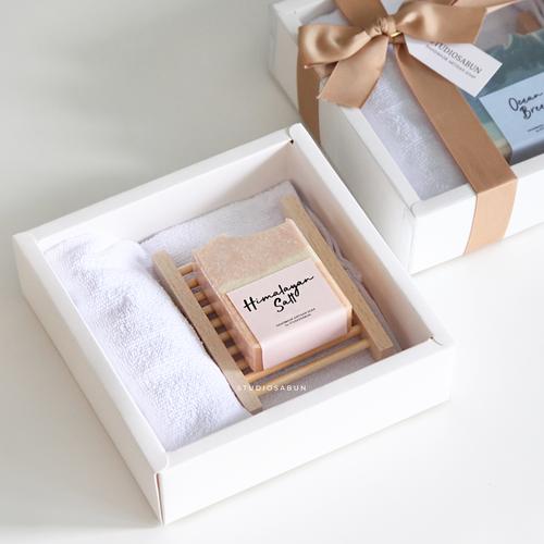 Jual Hampers - kado sabun | Handmade soap, soap tray, handuk (Gift Set ...