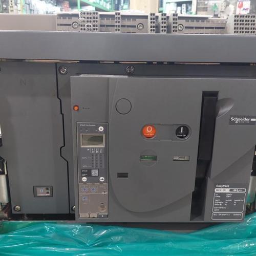 Jual Acb Drawout Mvs40H 65Ka 4P-4000A+Motores Uvt Mx Aux 220Vac Schneider - Jakarta Barat ...