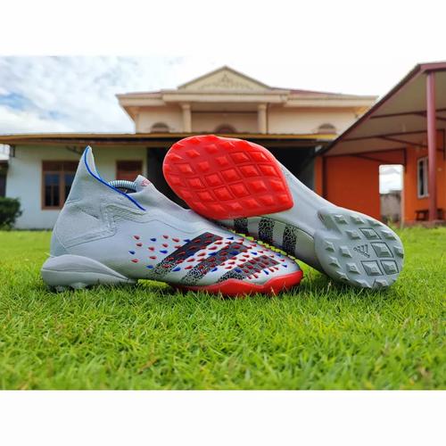 Jual SEPATU FUTSAL ADIDAS PREDATOR FREAK + TURF SILVER METALLIC ...