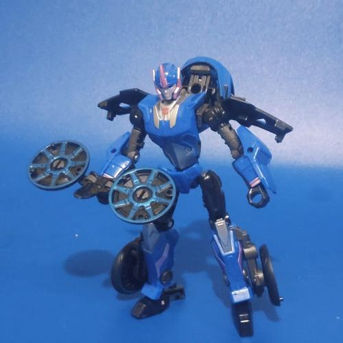 Jual Transformers Legacy : Arcee 2nd Hasbro - Kota Surabaya ...