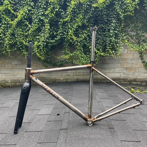 Jual FRAME SEPEDA MERLIN SANDSTONE GRAVEL TITANIUM FRAME - ANODISED ...