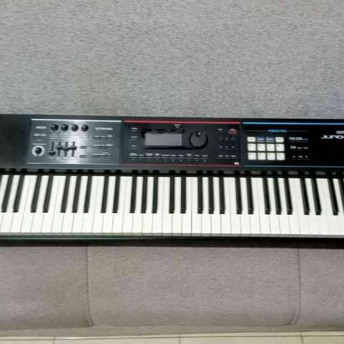 Jual ROLAND JUNO DS 88 SECOND Good Condition With Hardcase - Kota Depok ...