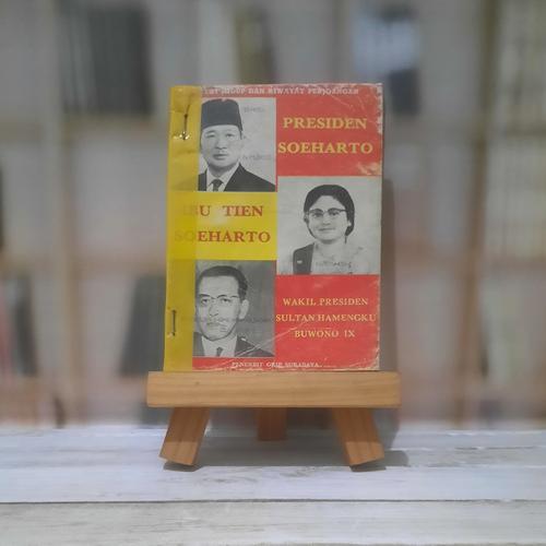 Jual Riwayat Hidup Dan Riwayat Perjuangan Soeharto Ibu Tien Original ... Jual Riwayat Hidup Dan Riwayat Perjuangan Soeharto Ibu Tien Original ...