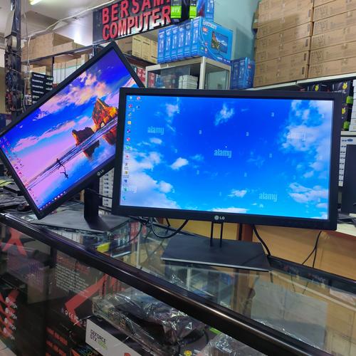 Jual Monitor 24 LG lengkap kabel kondisi Mulus Normal - Tanpa kayu ...