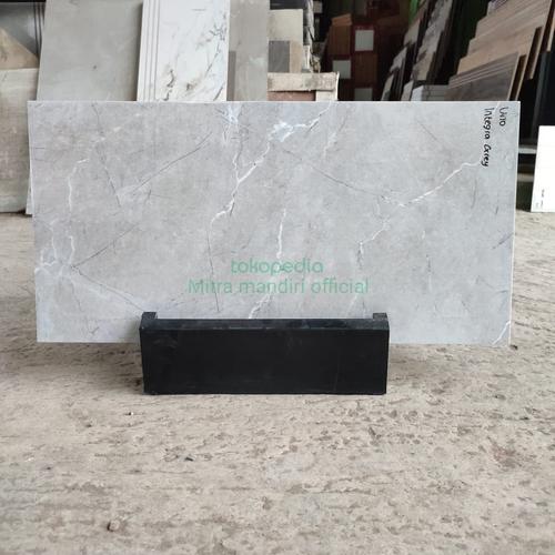 Jual Keramik dinding 30x60 Integra grey / Uno / glossy / Kw-1 - Kab ...