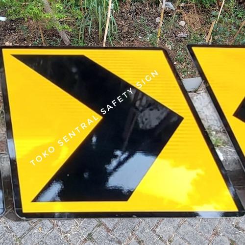 Jual Rambu Chevron 90cm x 75cm - Jakarta Barat - SENTRAL SAFETY SIGN ...
