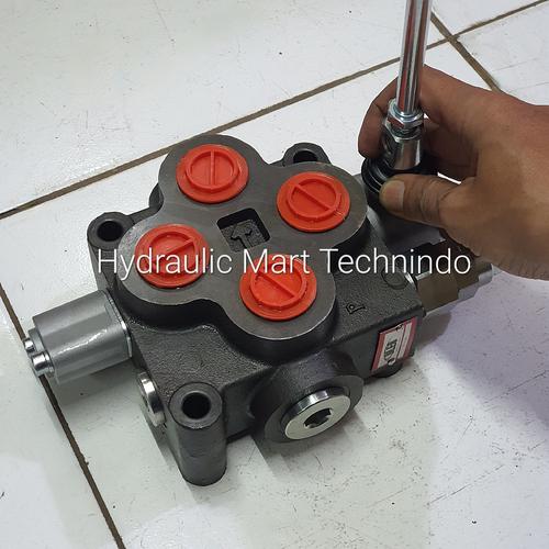 Jual hand control valve hydrolik P100 LPM 1spring port 3/4 - ZT-L20 ...