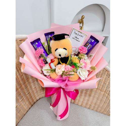 Jual Buket Coklat Wisuda / Kado Graduation Bouquet Cadbury - Pink ...