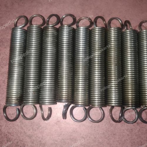 Jual Spring per Tarik Baja kawat 2mm Od 15mm panjang total 15cm ...