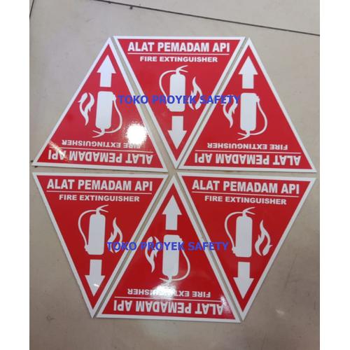 Jual akrilik apar / acrilyc segitiga Tanda Alat Pemadam - 20x22 ...