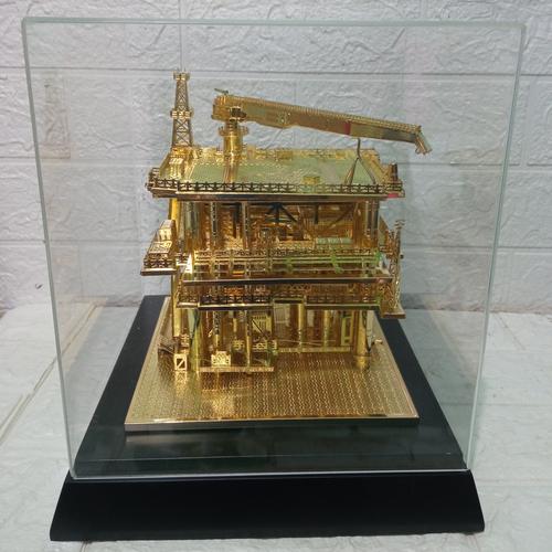 Jual souvenir miniatur platform rig oil and gas warna Gold - Kab ...