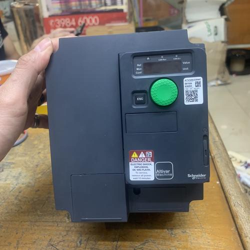 Jual Inverter schneider altivar 320 ATV320U22N4C 2.2KW 3HP 380V - Jakarta Pusat - Kenz Elektrik ...