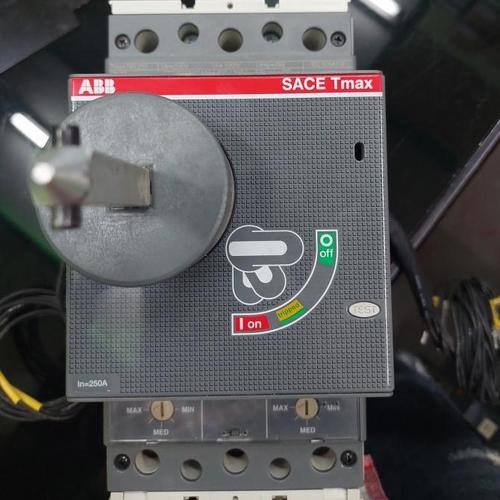 Jual Mccb Sace Tmax T4S 250 A 50Ka 3P + Hendel Rotari Abb - Jakarta ...