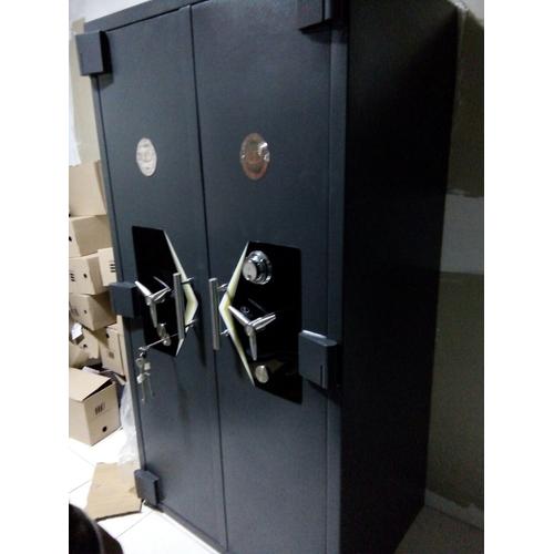 Jual Brankas 2 Pintu Lemari Brankas Tahan Api dan anti bobol - Kota ...
