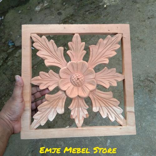 Jual ornamen ukiran kayu mahoni hiasan pajangan kayu motif bunga - Kab ...