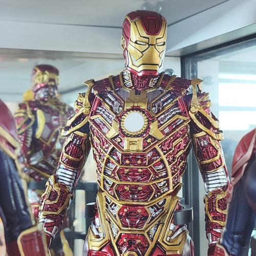 Jual Crazy Toys Iron Man 3 Mark XLI (Retro Armor Version) - Kota ...