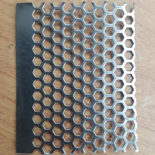 Jual plat lubang hexagonal 6mm-plat besi ram speaker 70x120 - Kota ...