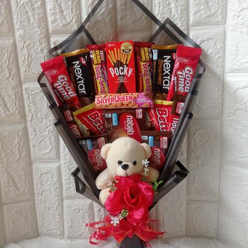 Jual BUCKET SNACK / Snack bauquet, sidang, wisuda, ultah, H12 - Hitam ...