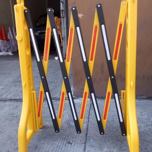 Jual Expandable Barier Lipat/ Road Barier Safety Cone - Jakarta Barat ...