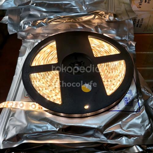Jual LED STRIP KUNING 5 METER SMD OUTDOOR IP44 2835 WARM WHITE - Kabel ...