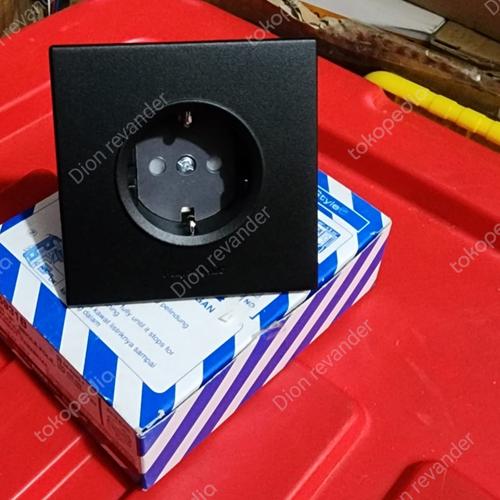 Jual Panasonic stop kontak black/ stop kontak hitem CP ( pengaman ...