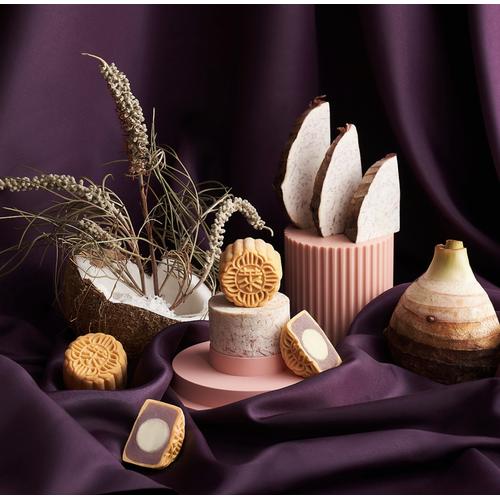 Jual RAFFLES HOTEL SG YAM & COCONUT RUM TRUFFLE SNOW-SKIN MOONCAKE 4PCS ...