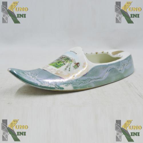 Jual VINTAGE ALADDIN PORCELAIN SHOE ASHTRAY - ASBAK SEPATU ALADDIN ...