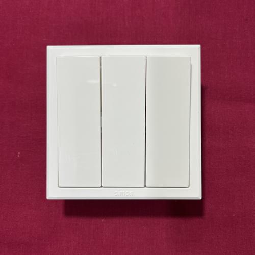 Jual 301031N Saklar Tripel 3 Gang 1 Way E3 White Simon - Kota Tangerang ...
