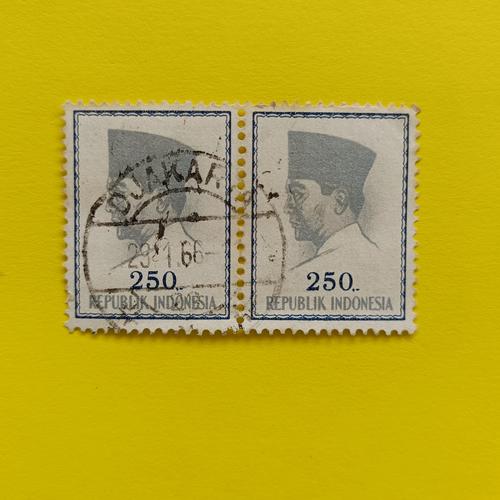 Jual Perangko Kuno Soekarno 1966 nilai 250,- Barang Bersejarah ...