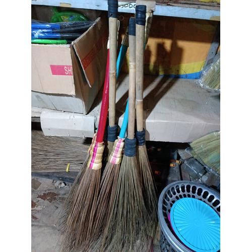 Jual Sapu Lidi Gagang Kayu Bambu Panjang/sapu taman - Jakarta Selatan ...