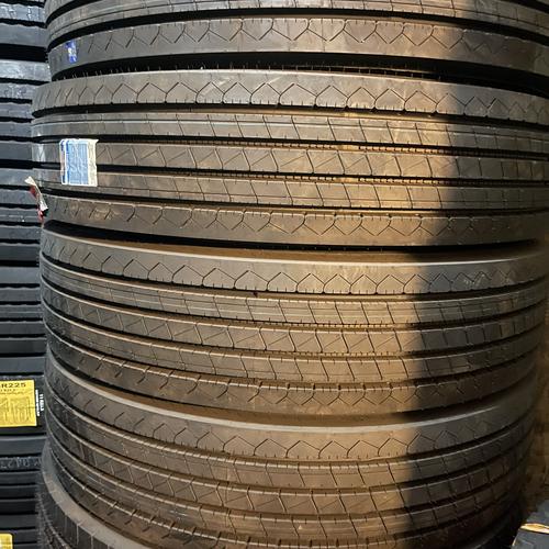 Jual Ban Bus Tubeless 11 R 22.5 GOODYEAR S200 PLUS - Kota Medan ...